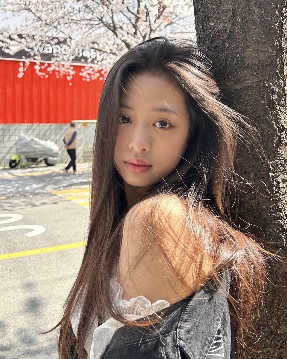 ิอิอ ᵇ๓ on Twitter: "Ahyeon & Chiquita - 🍒Cherry Blossom🌸"