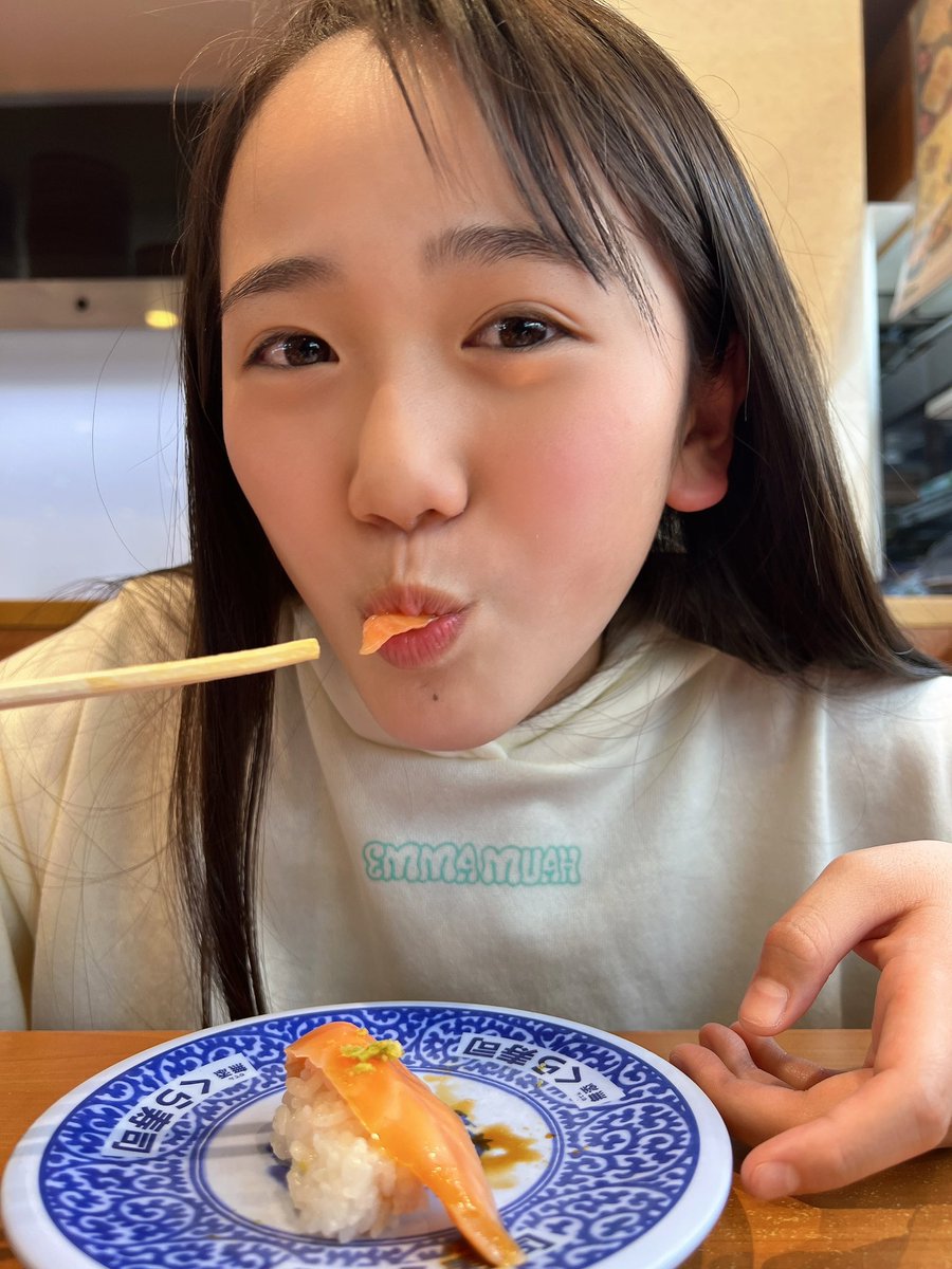 聖那 On Twitter おばあちゃん家で おばあちゃんに監視 してもらい🤭 やっと宿題を頑張れた😉 ご褒美は ️ お寿司🍣とマンゴー🥭と サーティワン🍧 実はまだ終わってない🤫💧