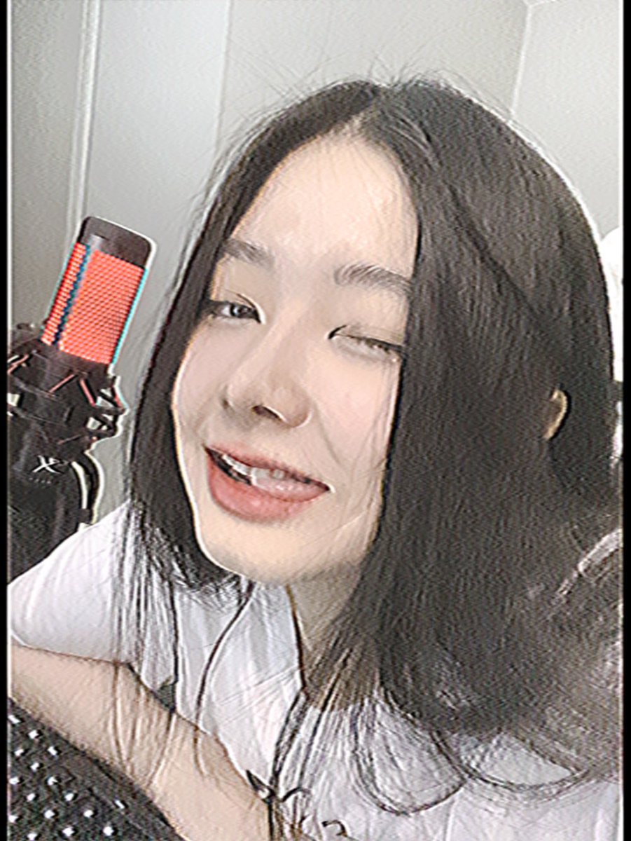 Jillian Santos on Twitter: "Posted new vid on tiktok @jilliansnts 👁👅👁 Live in a bit at http ...