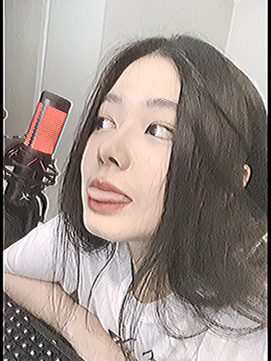 Jillian Santos on Twitter: "Posted new vid on tiktok @jilliansnts 👁👅👁 Live in a bit at http ...