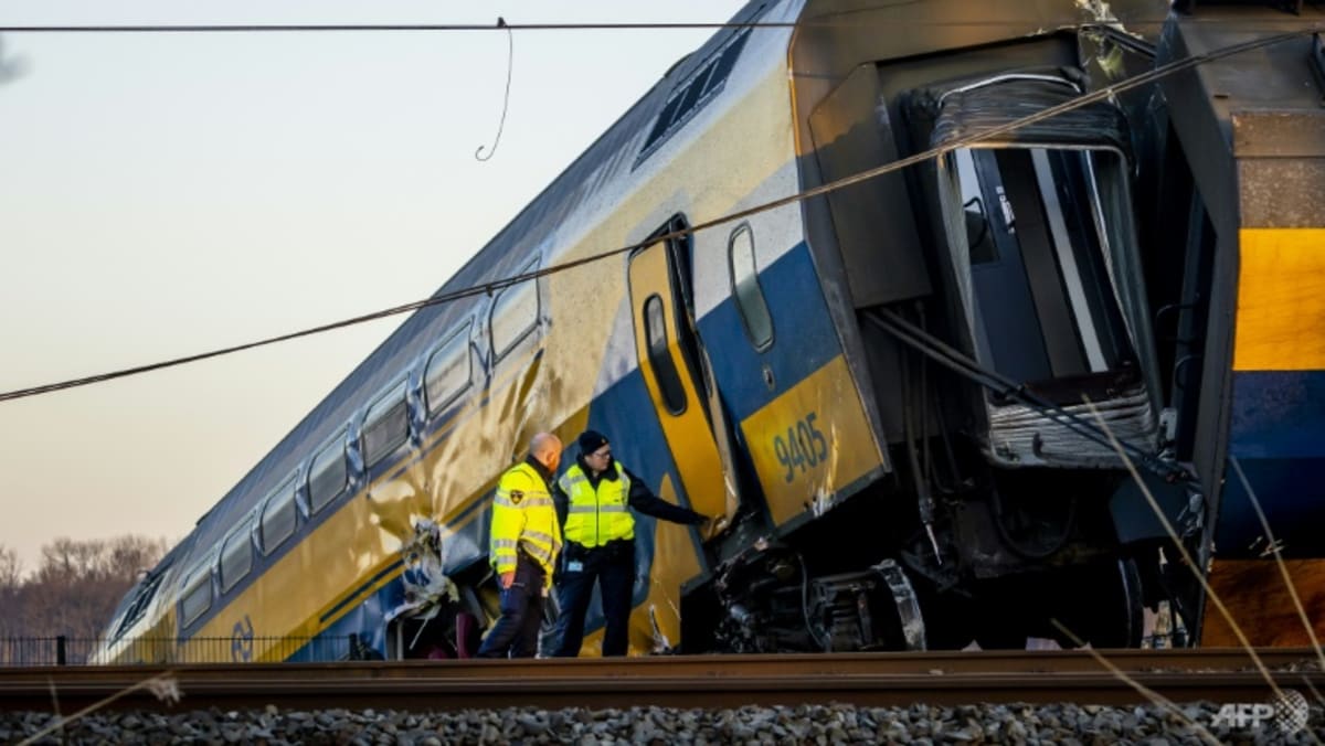 One dead, dozens injured in Dutch rail crash https://t.co/i3fO4b7zeJ ...