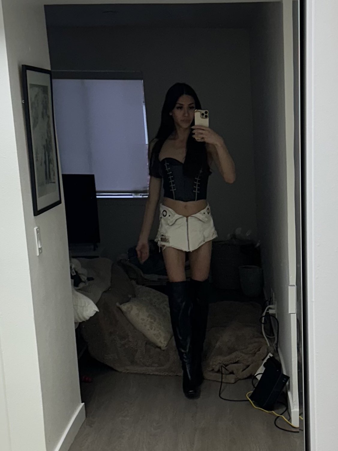 Yuna ~ Beauty and The Bulge on Twitter: "Just a lil coffee shop outfit https://t.co/cAgsKjm4t9 ...