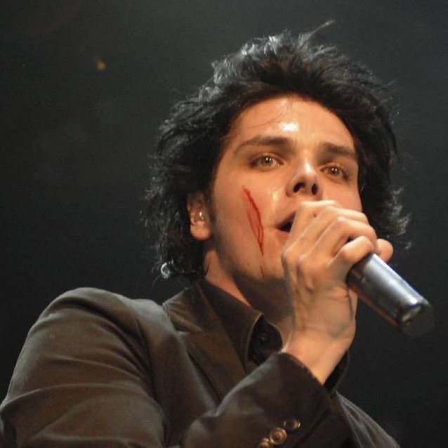 Frank And Gerard Kiss