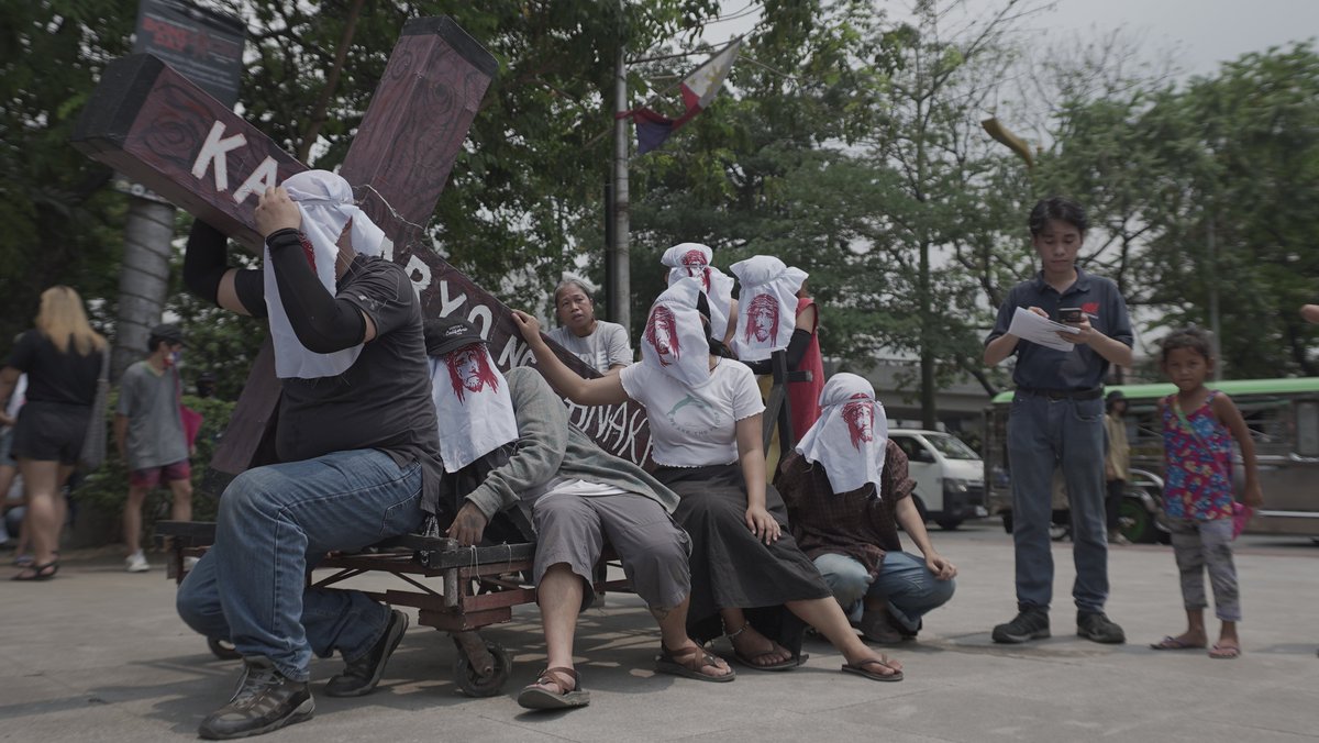 SIKAD on Twitter: "“Kami ang Bagong Kristo, mamamayang Pilipino! Buhat namin ang krus ng luho ...