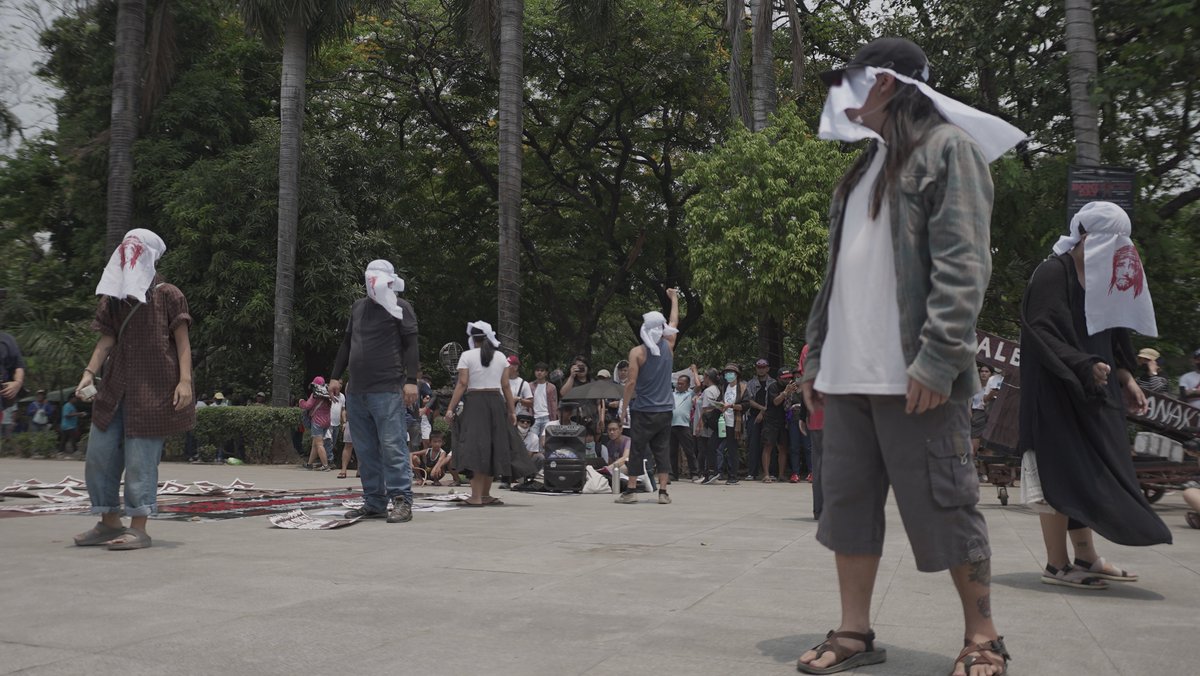 SIKAD on Twitter: "“Kami ang Bagong Kristo, mamamayang Pilipino! Buhat namin ang krus ng luho ...