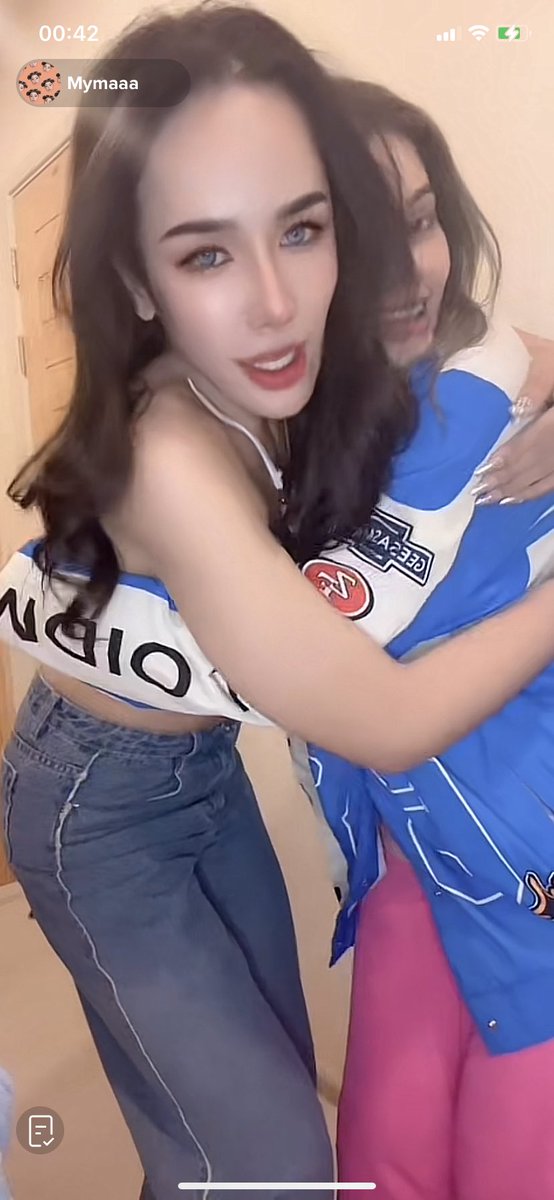 A On Twitter น่ารักกมาก มาไลฟ์มาช่วยกันขายของ แม่วิก็น่ารักตลอดเลยยย