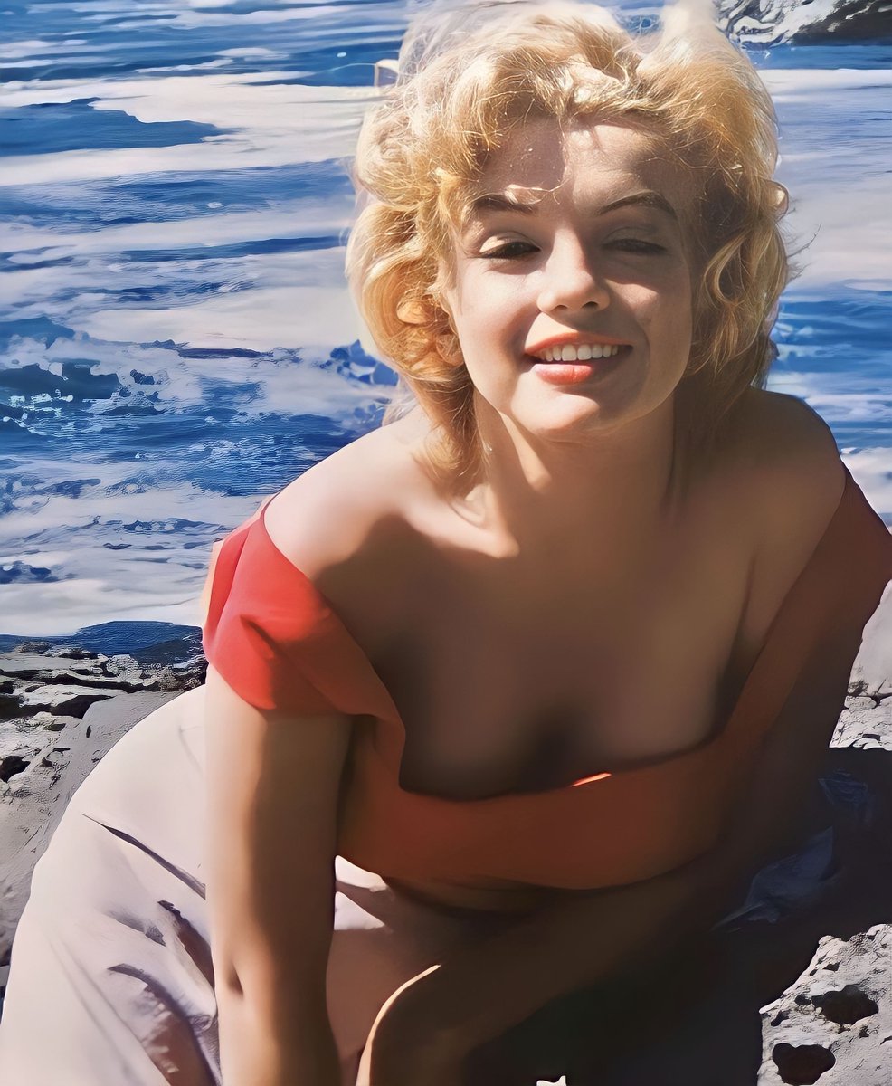 Scred on Twitter: "RT @MarilynDiary: Marilyn Monroe during the making of "Niagara," in 1952."