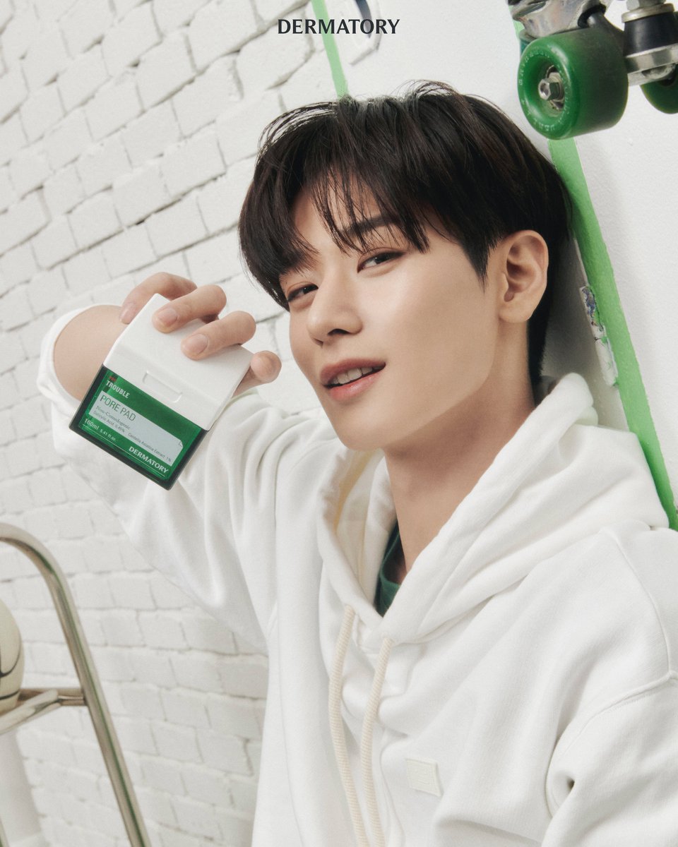 Mé 메이씨 • ♡ on Twitter: "RT @dermatory_kr: #더마토리 X #주연 NEW 화보 공개🏀 쥬모닝💚 찍는 컨셉마다 레전드 갱신중인 농구부 천재고양이 ...