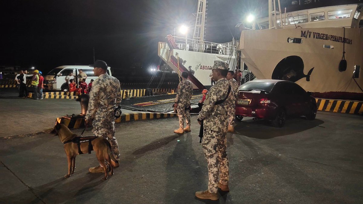 Philippine Coast Guard on Twitter: "Samantala, masusi ring iniinspeksyon ng @coastguardph K9 ...