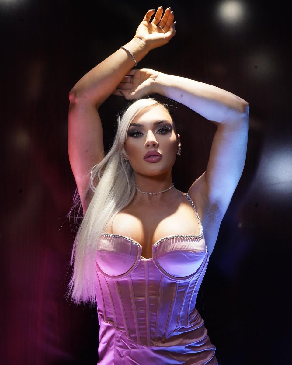 jerk to divas on Twitter: "Just Tiffany being her perfect bimbo self