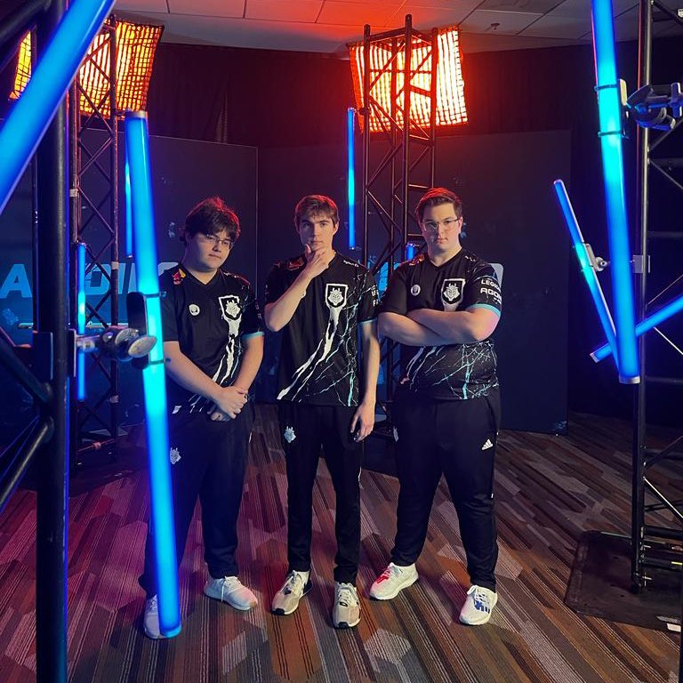 Rocket Baguette on Twitter: "Du très très beau monde ! 📸 https://t.co/RGHhu64X9x" / Twitter