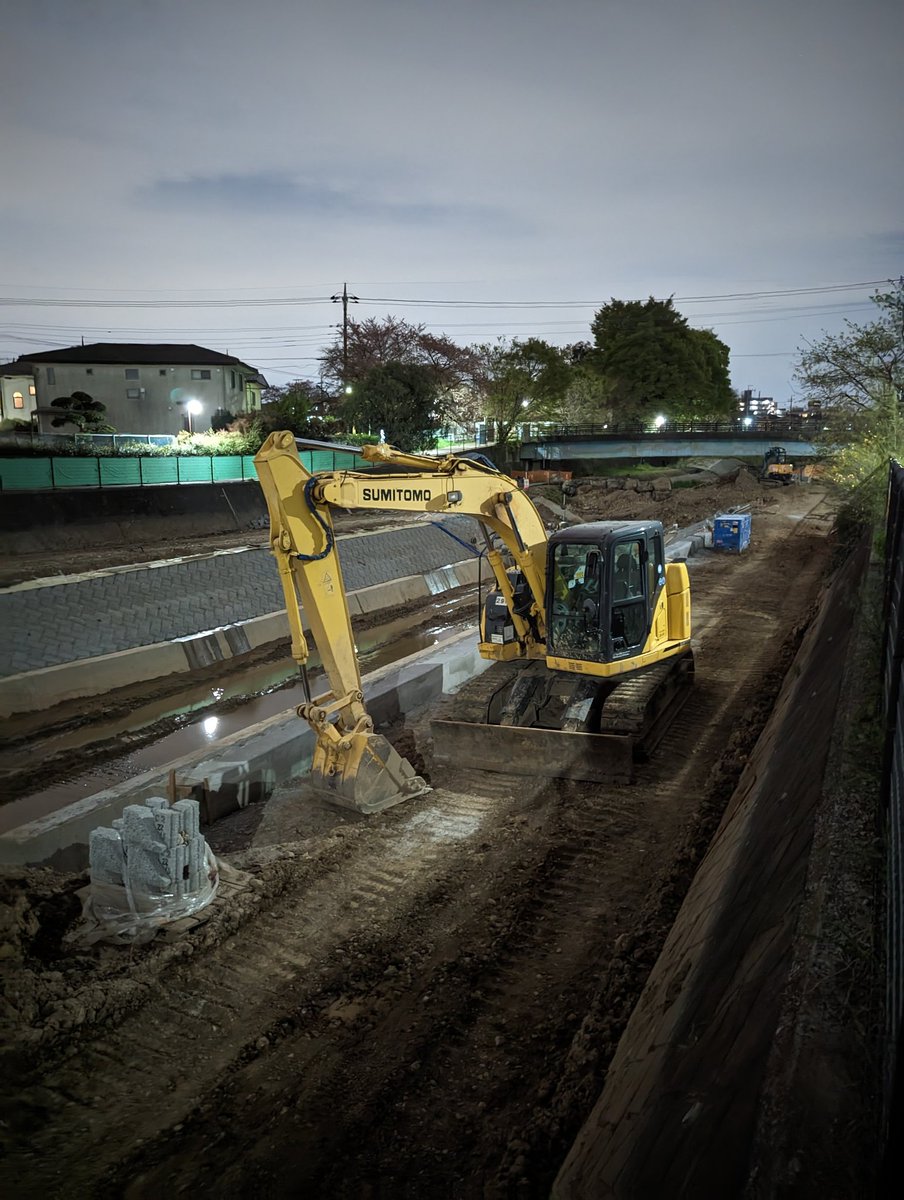 Y.T Saitama AD966/JO1LNK on Twitter: "夜の動かない重機が好き。"