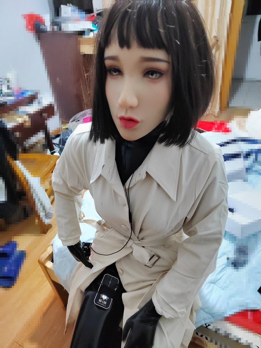 qzq on Twitter: "4.4露出（4）： 准备 1.穿上全包乳胶衣上锁 2.戴上带口塞和鼻管的乳胶头套，用静电胶带封闭视觉，播放娇喘声的耳机隔绝听力 3.带上mask，下体接上郊狼 ...