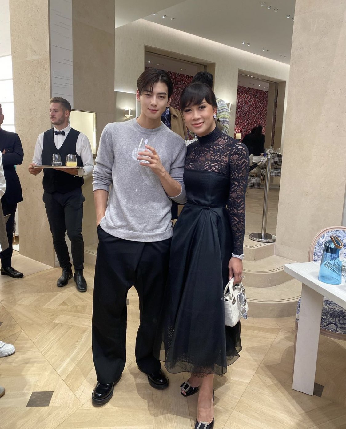 christy | 최차 on Twitter: "IG post by maymay_savan : “Welcome to Bangkok 🇹🇭 @ eunwo.o_c” https ...