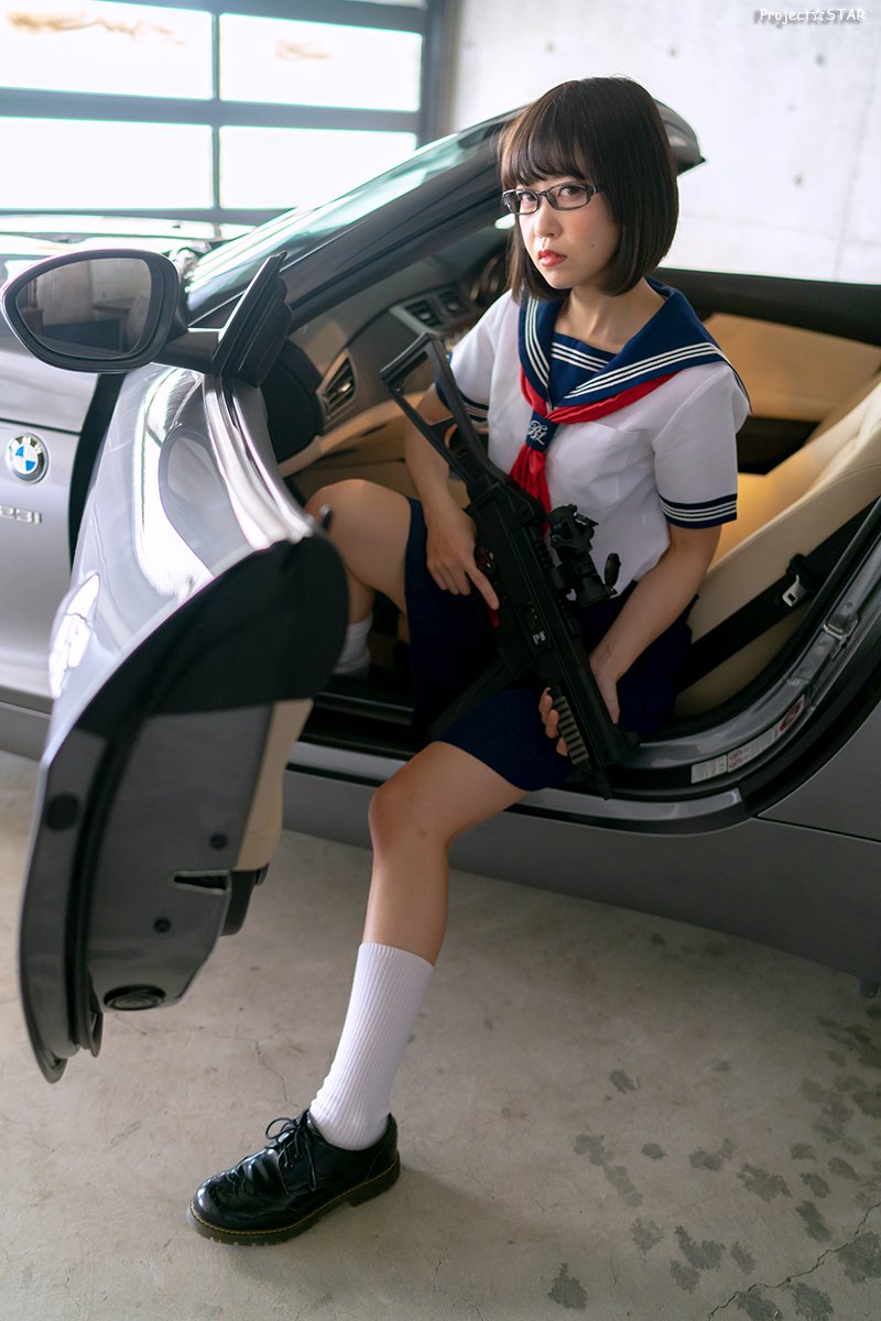 GM(ジム) on Twitter: "UMP45とセーラー服 #45の日"