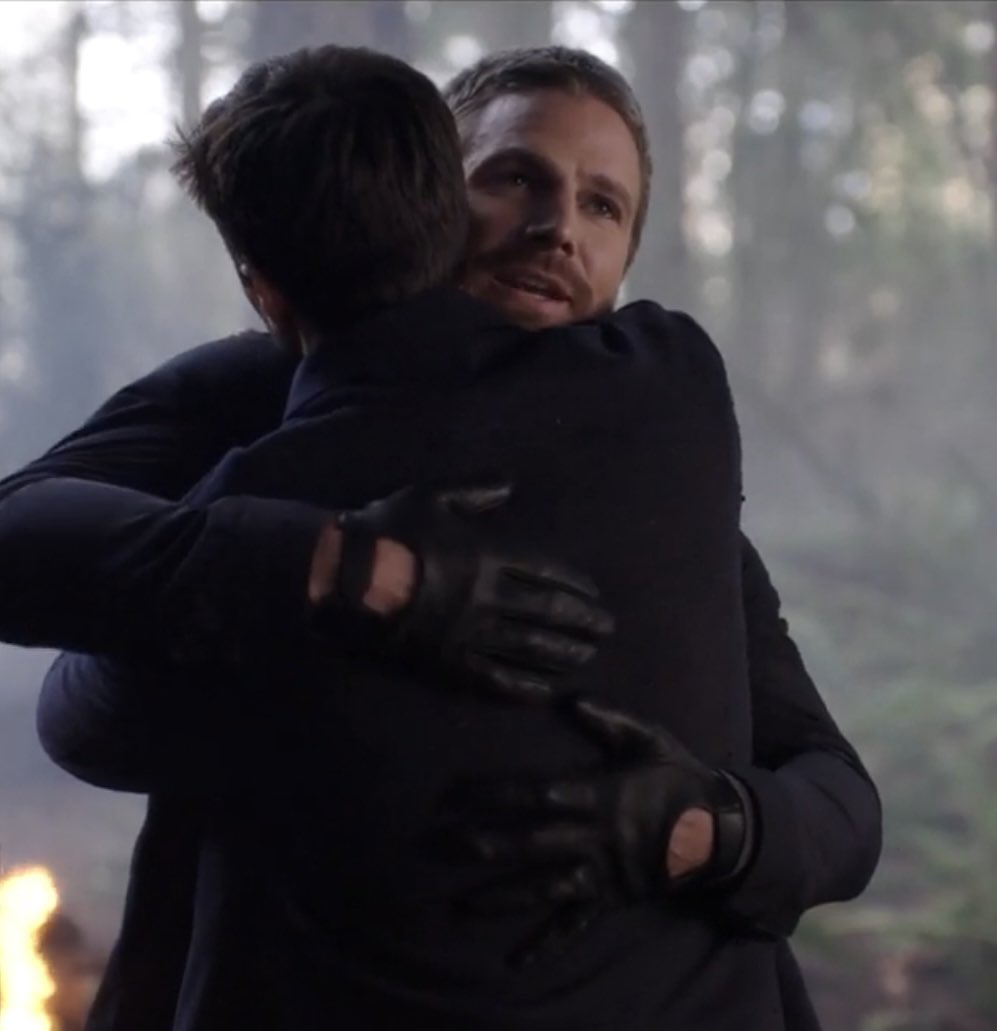 First look at Stephen Amell’s return as Oliver Queen in the final season of ‘THE FLASH’. (Source ...