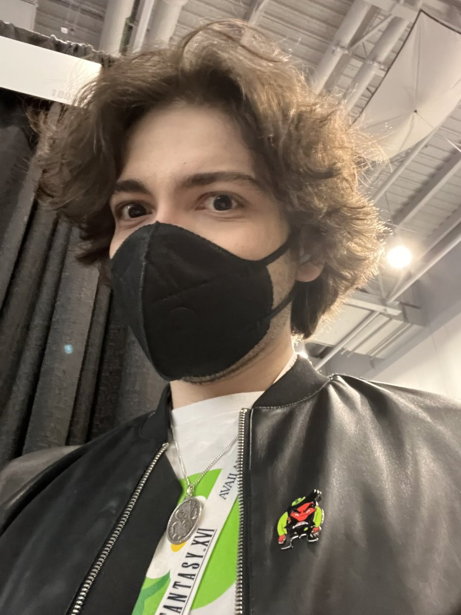 tony grayson 💥 is vicariously at PAX East on Twitter: "we’re live at PAX East! come hang out ...