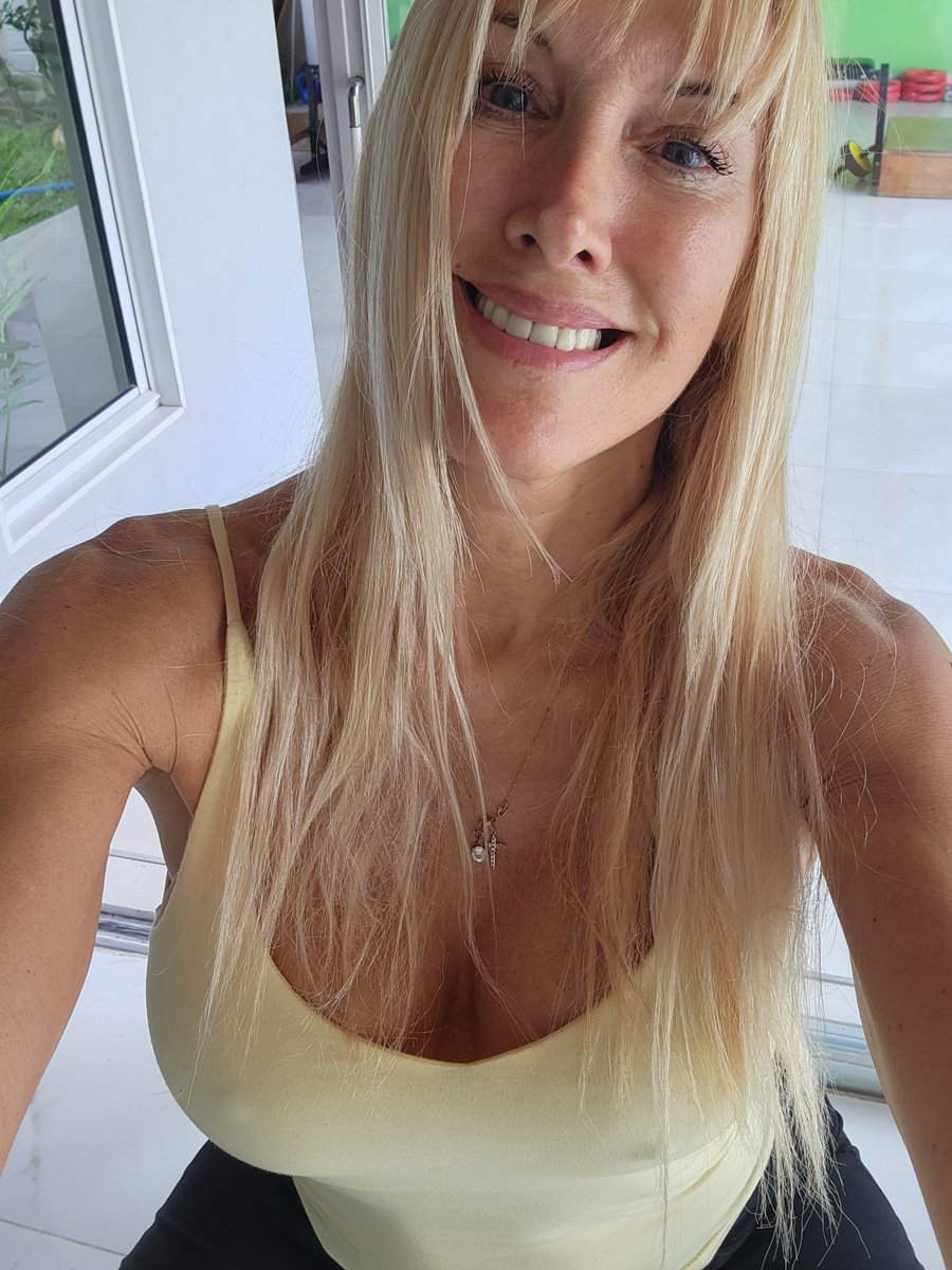 Roxana Moll on Twitter: "Hoy agradecida a poder sentir que a pesar de mis errores pesan mas mis ...