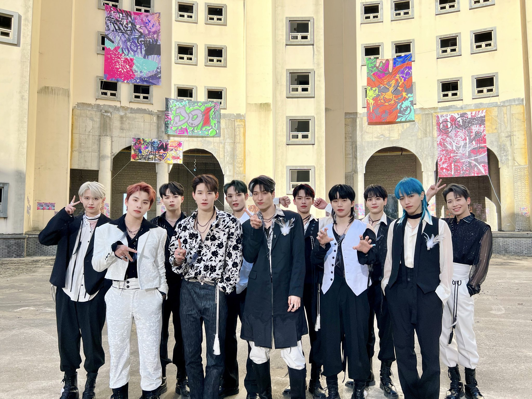 JO1 on Twitter: "[#JO1] JAMおはよ〜 #Tiger MVみてくれてますか☀️？ 感想おしえてねー！！ ガオガオ🐯 #TROPICAL_NIGHT https://t ...