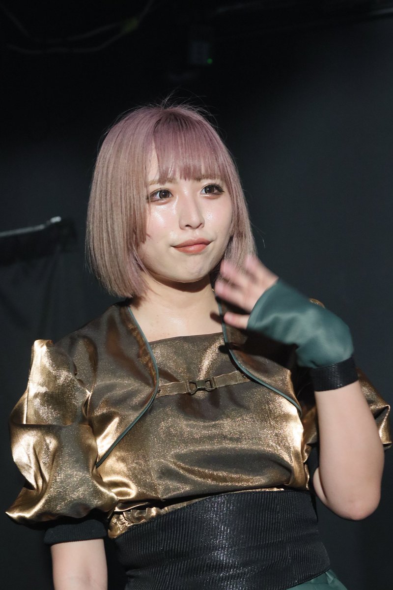 🐷🌶すけにゃん🦖⸒⸒ on Twitter: "手で煽ぐもえかちゃん #すけカメラにゃん #ambitious #MOEKA"