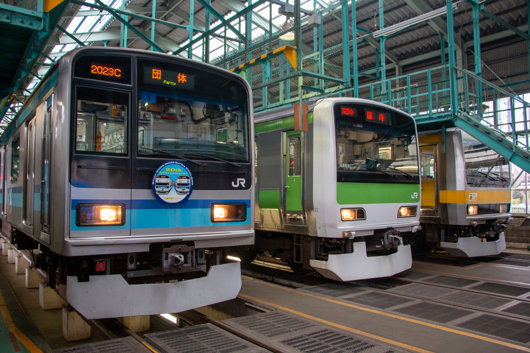 ほたてバター焼き on Twitter: "2022/3/25 鉄道開業150年記念！E231系撮影会in三鷹 総武線E231系0番台に6ドアステッカーや山手線E231系500番台の復元など ...