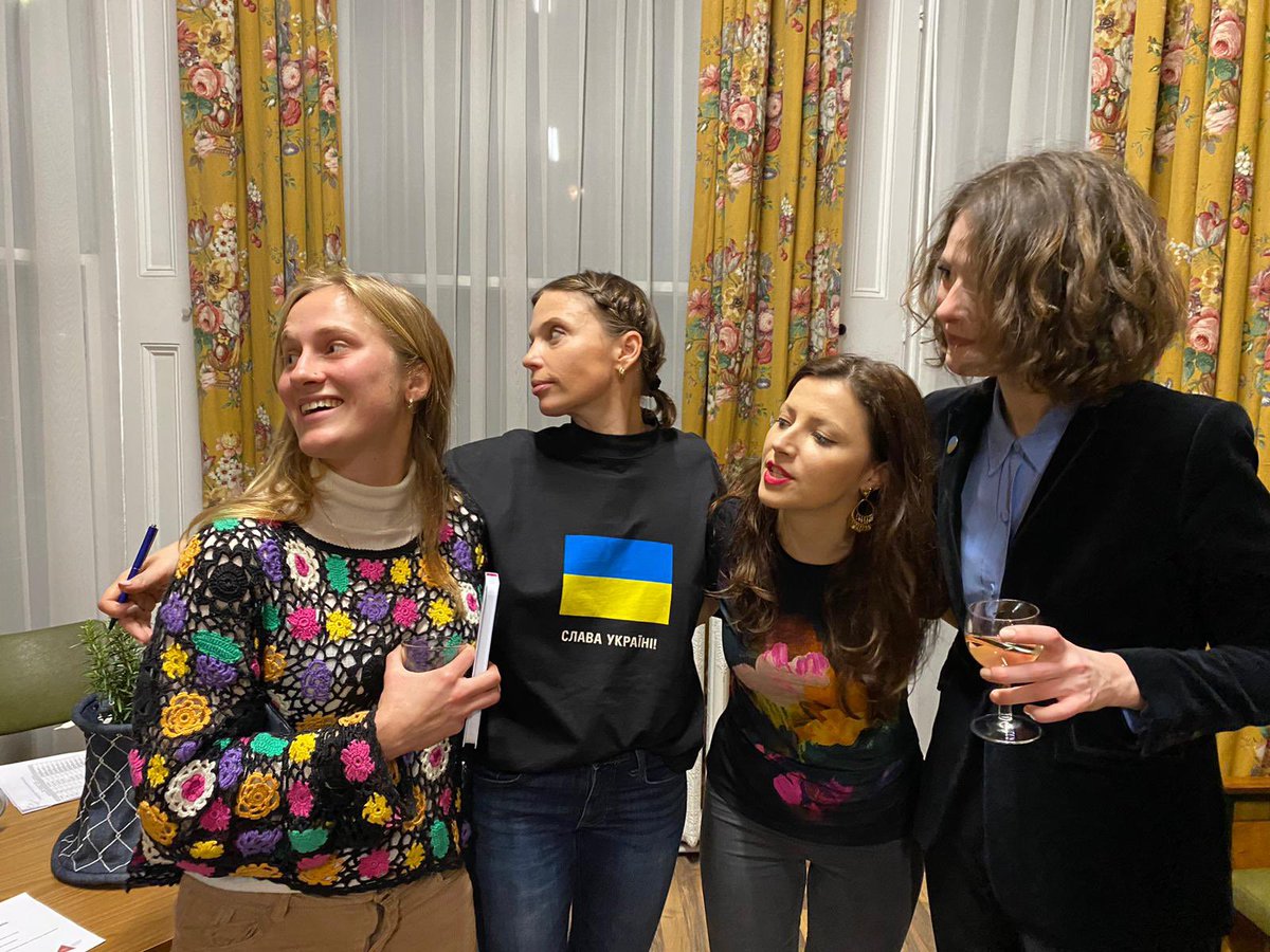 Dr Sasha Dovzhyk on Twitter: "Kremlin is on fire? 👀🍹"