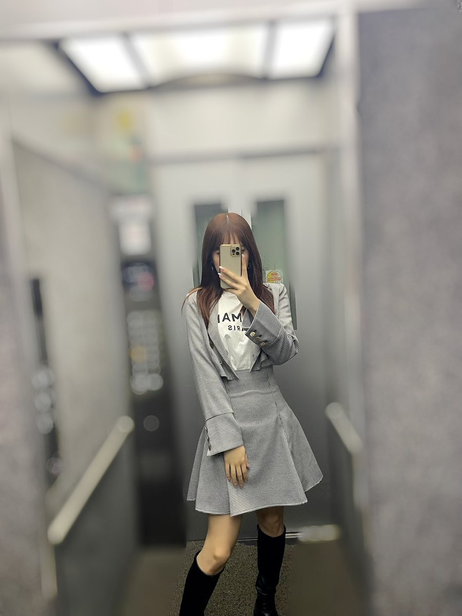 𝑺𝑨𝑲𝑼𝑹𝑨 on Twitter: "好きな服の系統はROYAL PARTY、eimy istoire、Darichです☺️💕 綺麗目ちょいギャルお姉さんがツボ🤌"