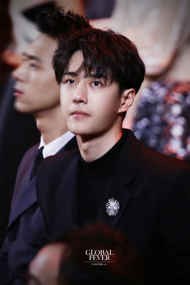 olivia ♡ on Twitter: "xiao zhan clapped as yibo's name and face appeared in the screen. the ...