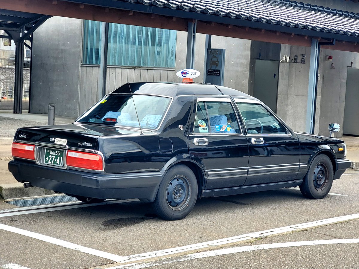 無賃乗車お断り on Twitter: "RT @kobujimekinako: 希少なY31ブライダルセダン"