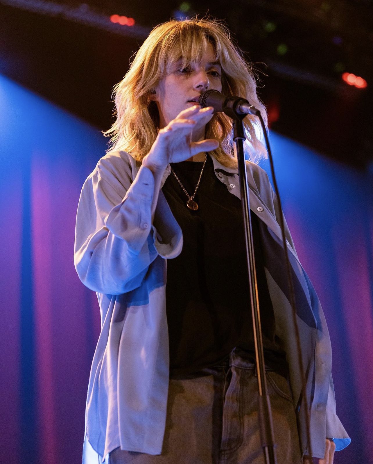 daily maya hawke on Twitter: "MAYA HAWKE HELLO?? SHE CAN’T KEEP GETTING AWAY WITH THIS. https ...