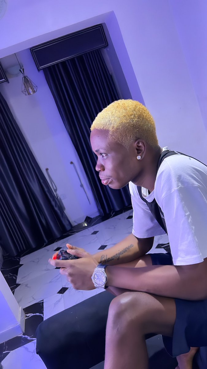 “No need to hide your relationship, it will still spoil “ - Singer ...