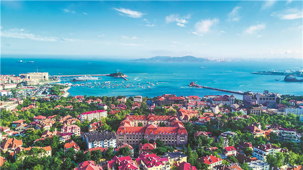 A renowned tourist spot in China, coastal city Qingdao in Shandong ...