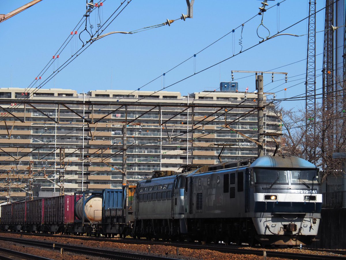 陽鉄 on Twitter: "3/19 5087ﾚ EF65 2068 5085レ EF210 141ムドEF66 118 #ef65 #ef210 #ef66 #新鶴見機関区 #吹田機関区 ...