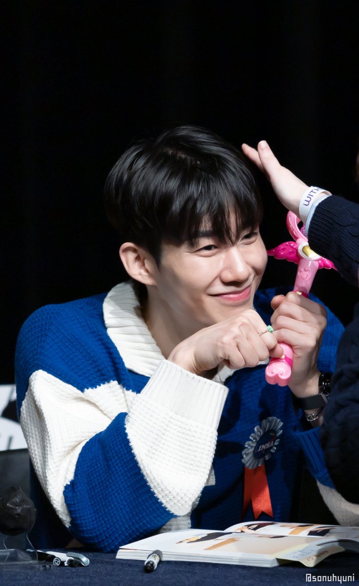 안드레아 배꾸 on Twitter: "#손우현 #sonwoohyeon 230325 손우현 위드뮤 팬싸 쓰담쓰담 https://bit.ly/3JJ0KFz https://bit ...