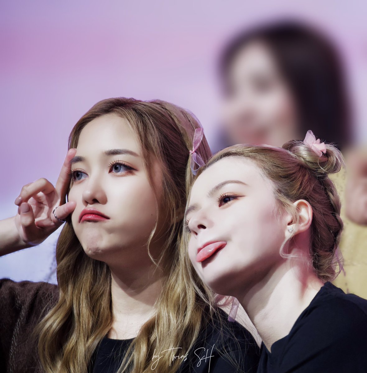 Lilian Liu on Twitter: "230325 Mami love you @srchafreen @AngelssBecky #ฟรีนเบคFanBoomD1 #ฟรี ...