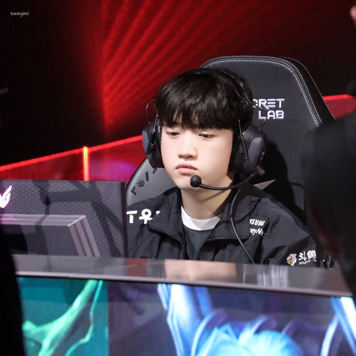 룽미📸 on Twitter: "230316 DK vs T1 #KERIA #케리아 #류민석"