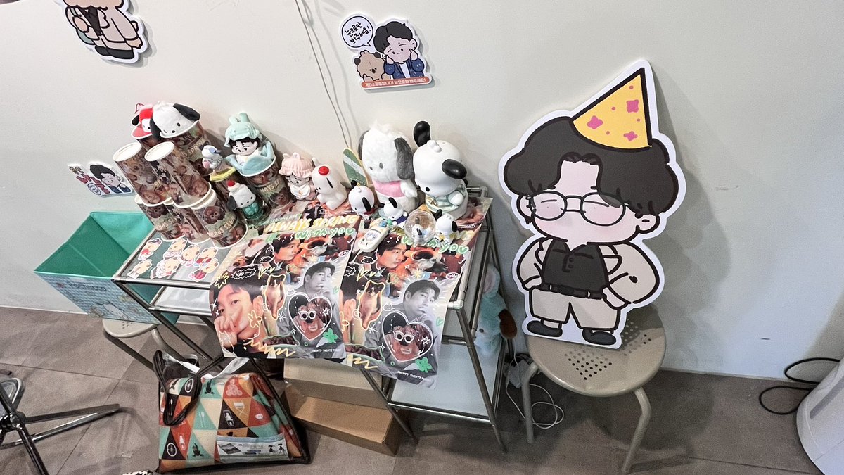 쬬 on Twitter: "나도 드디어 생카 왔닷!!! #always_spring_with_csw #해피스누데이"