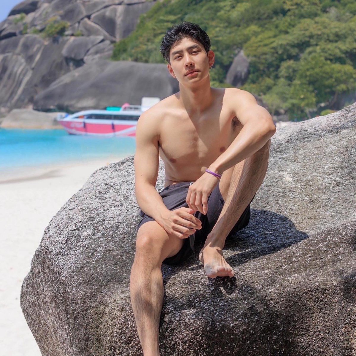 Hotguys รวมหนุ่มน่ากิน ช่วยรีทวิตด้วยน้า RT (70k) on Twitter: "น้องม่อนหล่อหุ่นดีมาก แอดจะเป็นลม ...