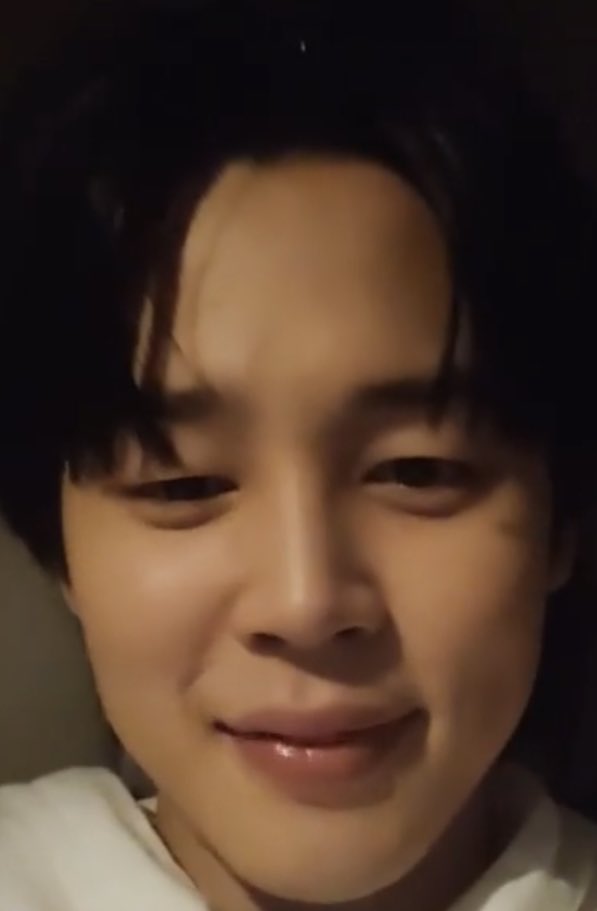 San on Twitter: "He so tiny"