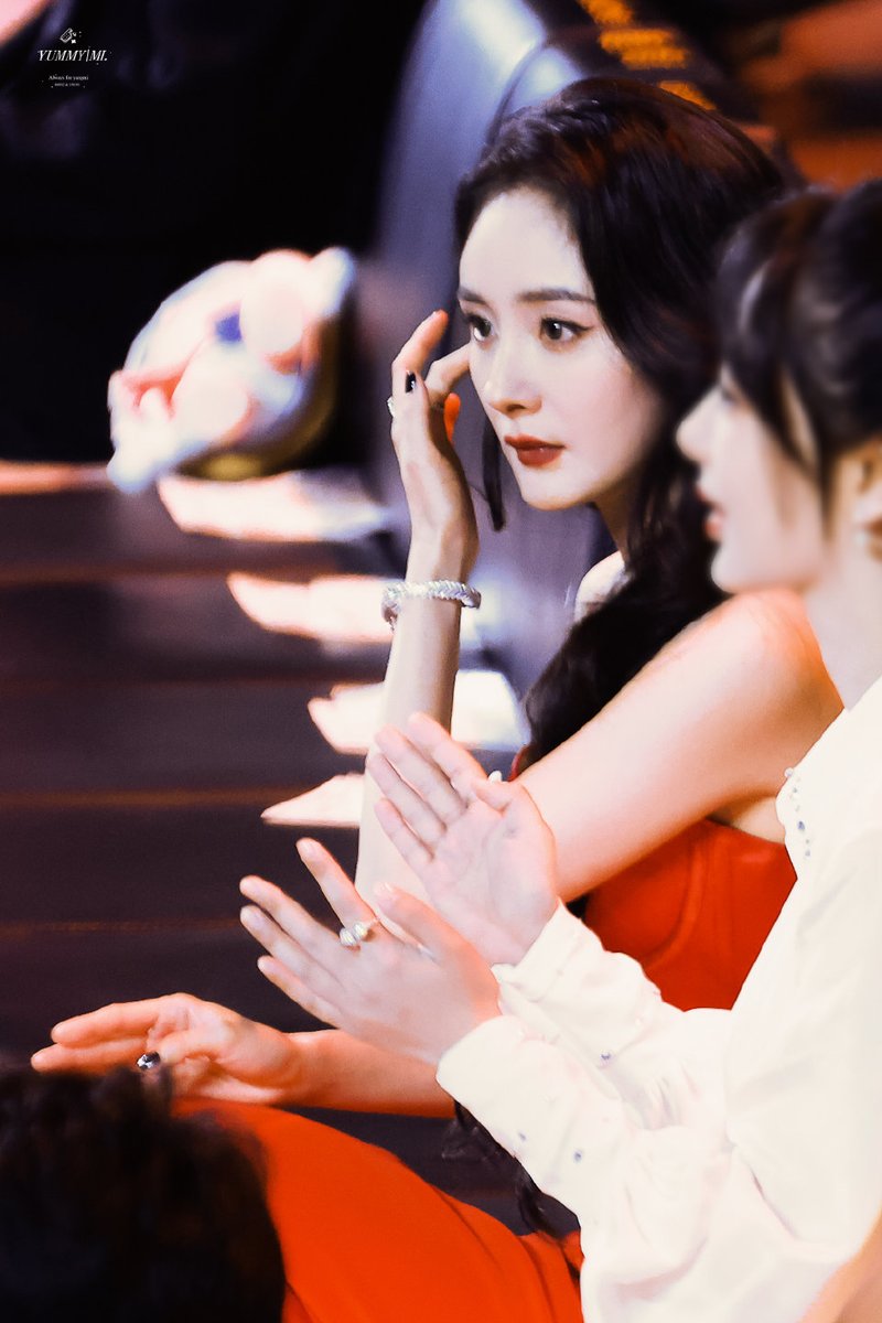 Yang Mi Mî Fēng Cambodia On Twitter Queen Yang Mi X Weibo Night 🔥📸👸 Yangmi 杨幂