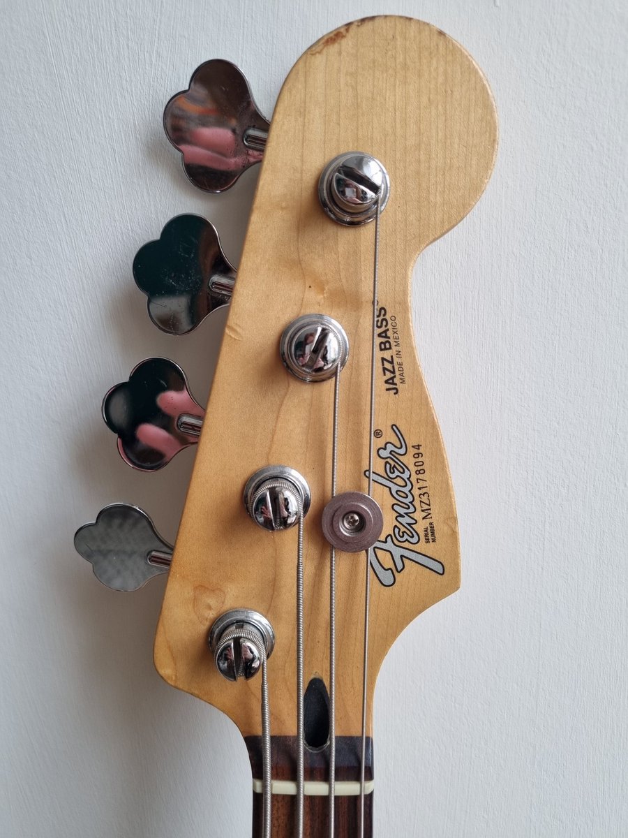 Kerrang! on Twitter: "RT @tinychanges: 🎸🎸#MTCM AUCTION! 🎸🎸 Kindly donated to Tiny Changes by ...