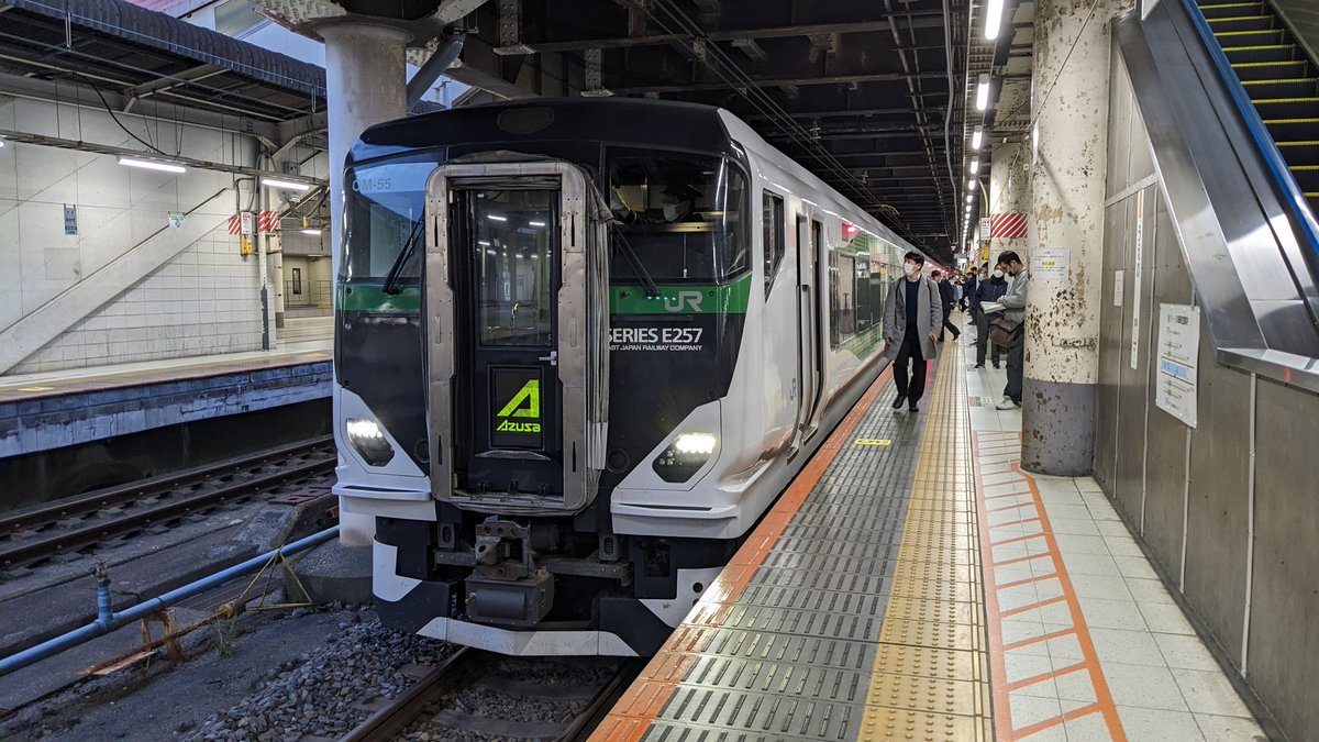 けいでん on Twitter: "あかぎのE257系があずさ幕出してるwww 誤幕？サービス？どっちにしろ嬉しいw"