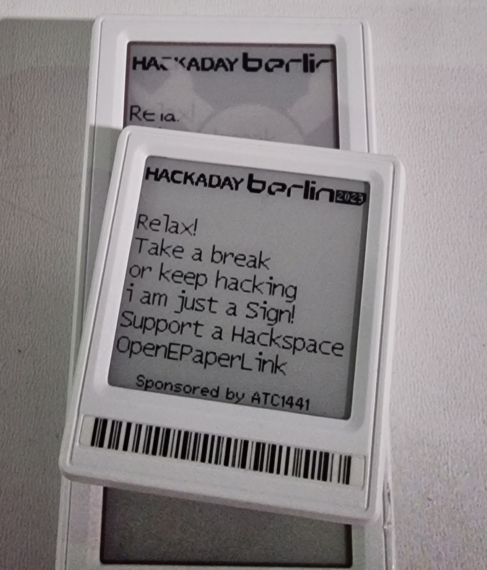 atc1441 on Twitter: "To everyone wondering what was driving the @hackaday Berlin 2023 E-Paper ...