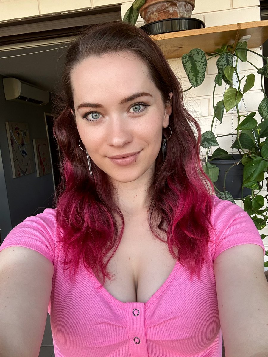 Nic the Pixie 🍉 on Twitter: "Eyes that look straight through your clothes - I mean into your ...