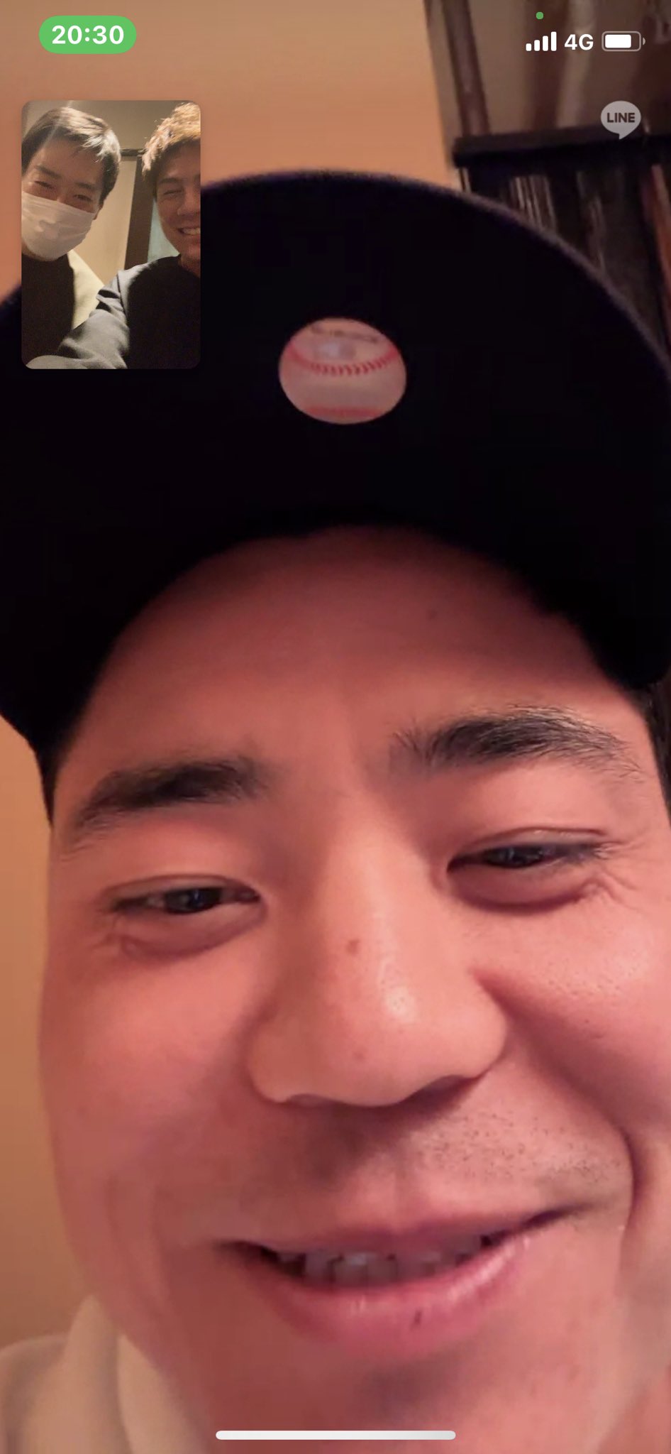 荒川 涼太 on Twitter: "久しぶりの球友との再会に興奮したから、急にテレビ電話したけどすぐにでるのはさすが。携帯画面が小さいのか顔がでかいのか。それを決めるのはあなた次第。WBCお ...