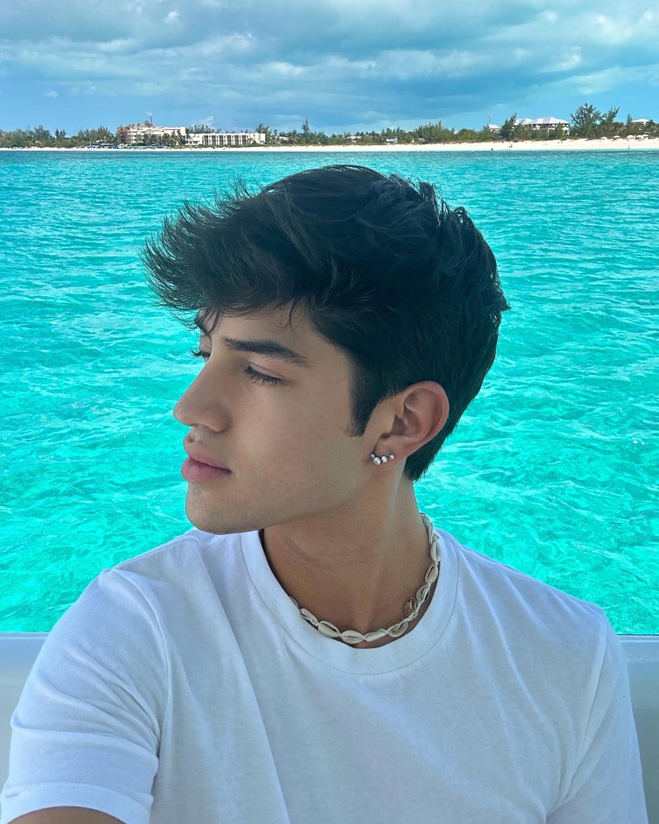 Stephen Oscar on Twitter: "happiest in serene waters ya know"