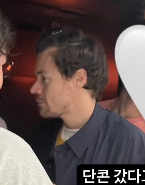 🥡🥢 oli wright loml on Twitter: ""he was with a blonde twink" welcome to the harry larry one ...