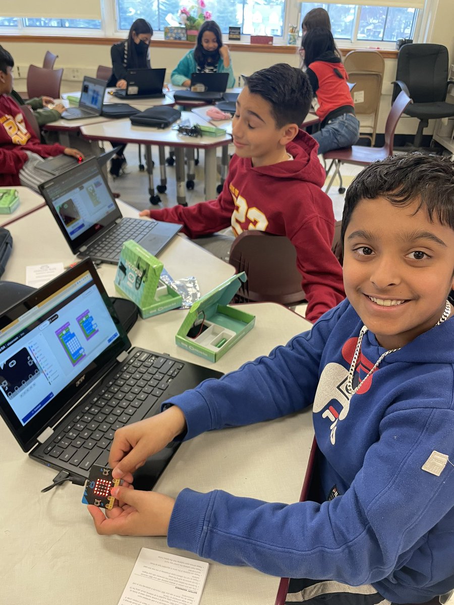 Micro:bit Educational Foundation on Twitter: "RT @StemHolzkamp: Coding with @microbit_edu Always ...