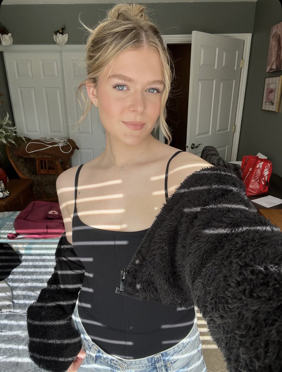 Alexa Elle Smith On Twitter I Was On Time For Bereal Today