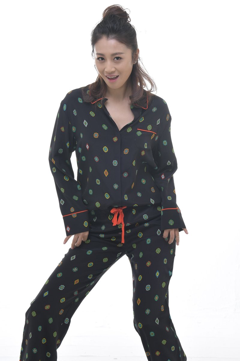 老盯裆 on Twitter: "韩*云云写真165P，分类H https://6fak.cn/product/73B2D15B8EB0CBDB…"